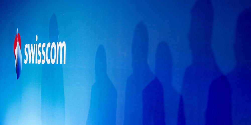 Blauer Riese kauft zu | Schweiz/Ausland