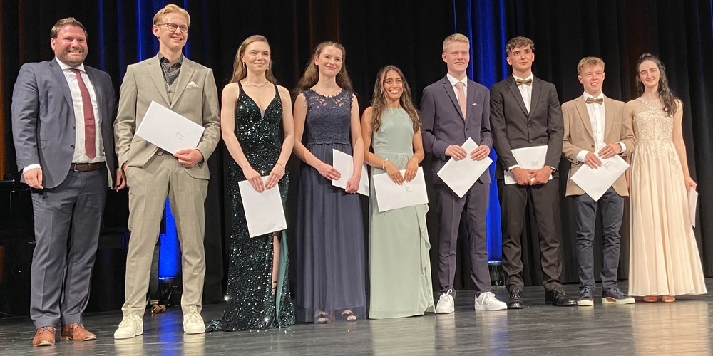 Kanti Wil-Maturafeier 2023: Mit guten Karten in die Zukunft! | Bildung